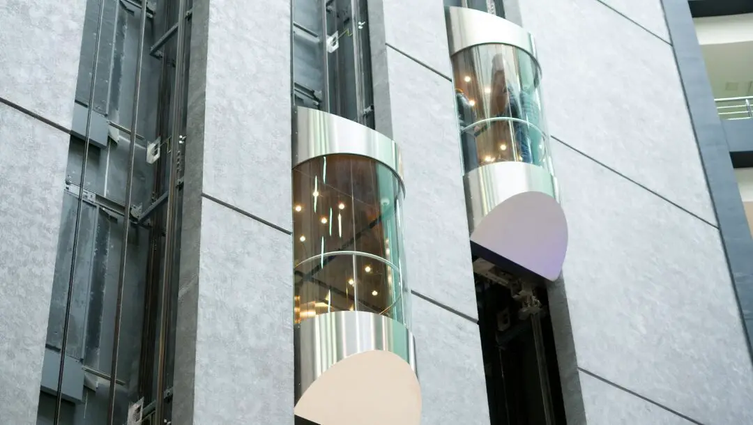 Semi-Round Lift in Dubai | Royal Fuji | Elegant Mobility